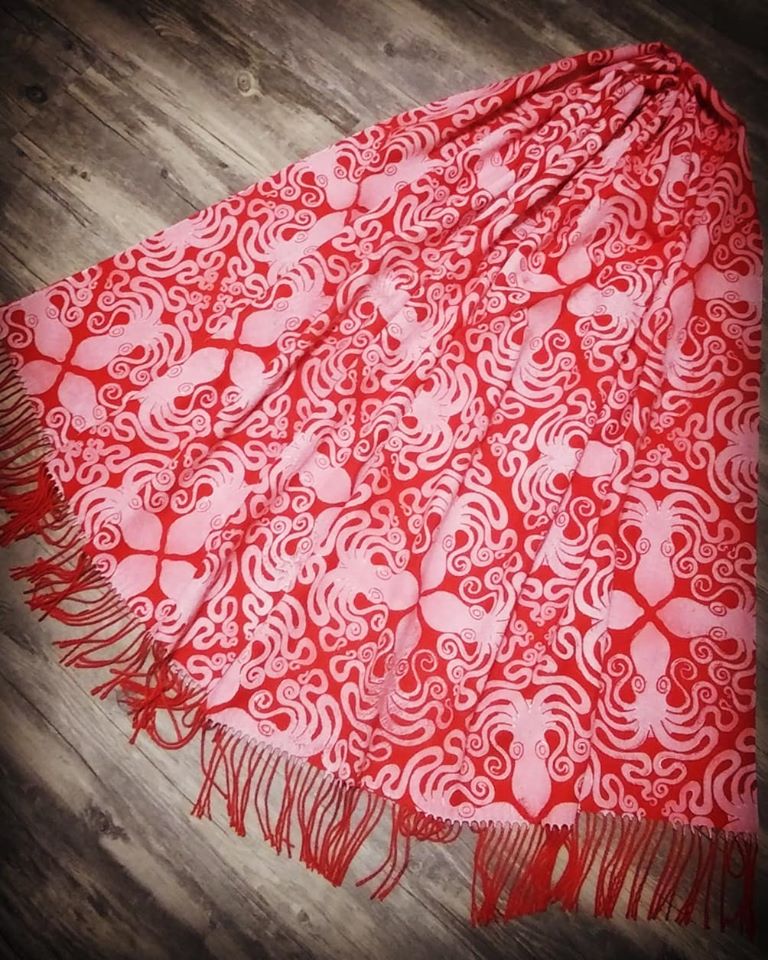 Scarf with octopus print - red/white - Racaire's Workshop