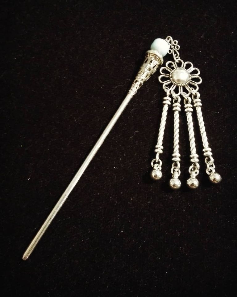 Hair stick 'blossom' with light blue glass bead - Racaire's Workshop