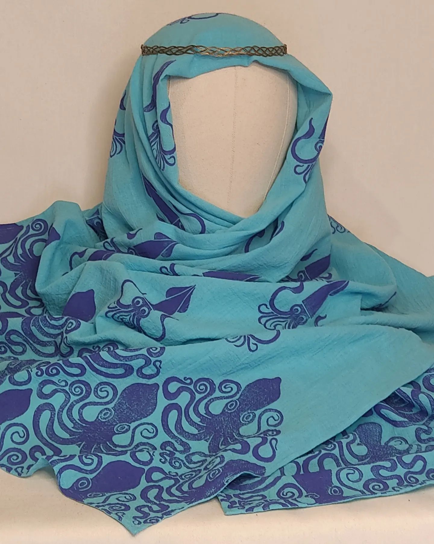 Scarf with octopus & squid print - blue (light)/iris blue - light ...