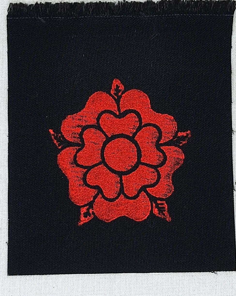 Cotton patch with rose print - black/red - Racaire's Workshop