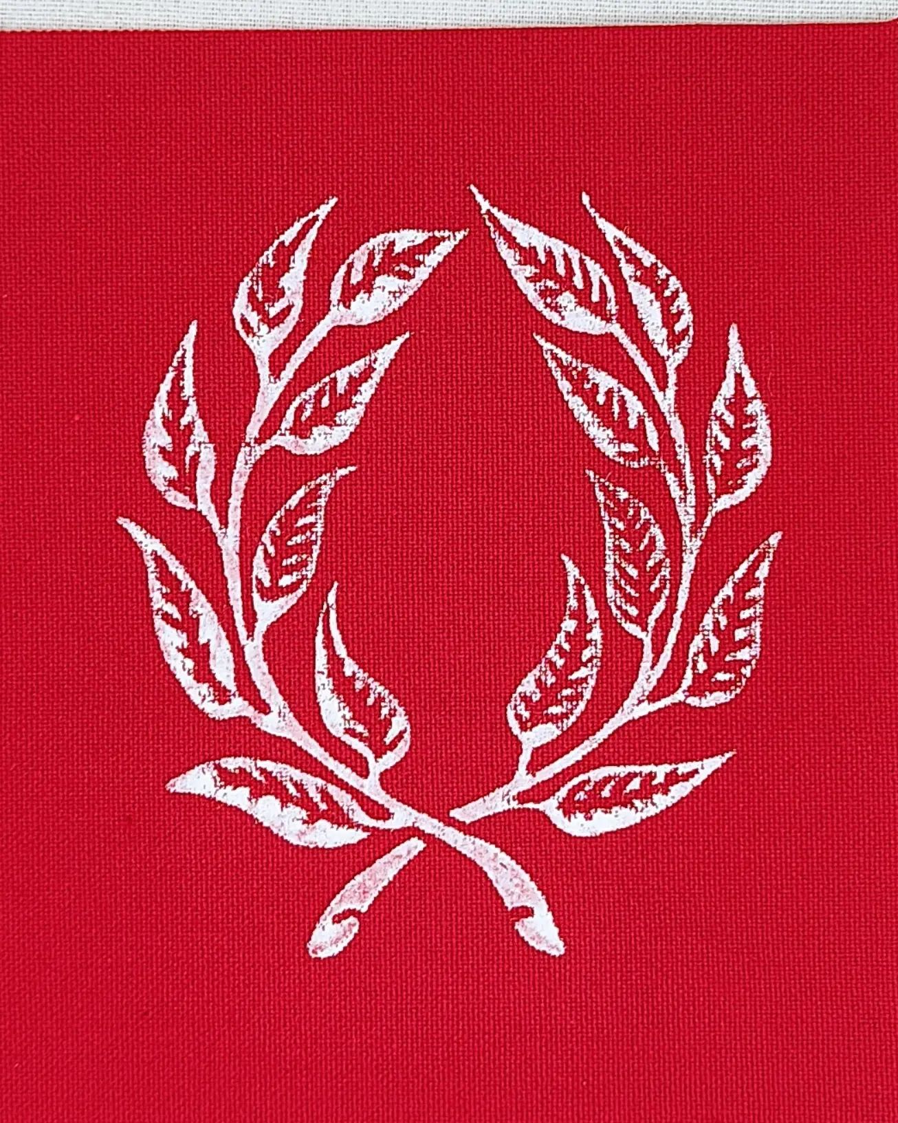 Cotton patch with laurel wreath print - red/white - Racaire's Workshop